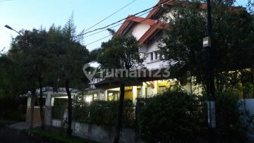 Rumah Luas Asri Nyaman di Bintaro Tangerang selatan | Rumah123