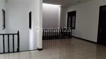 Rumah di Tebet barat dalam jalan 2 mobil bisa hunian / kantor | Rumah123