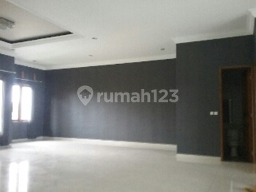 Rumah Baru Besar Megah Ruangan Luas di Pondok Kelapa | Rumah123