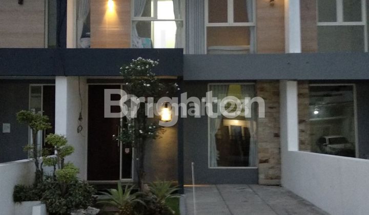 Rumah dengan Taman Dijual di Middle East Ring Road, Surabaya | Terbaru 2024